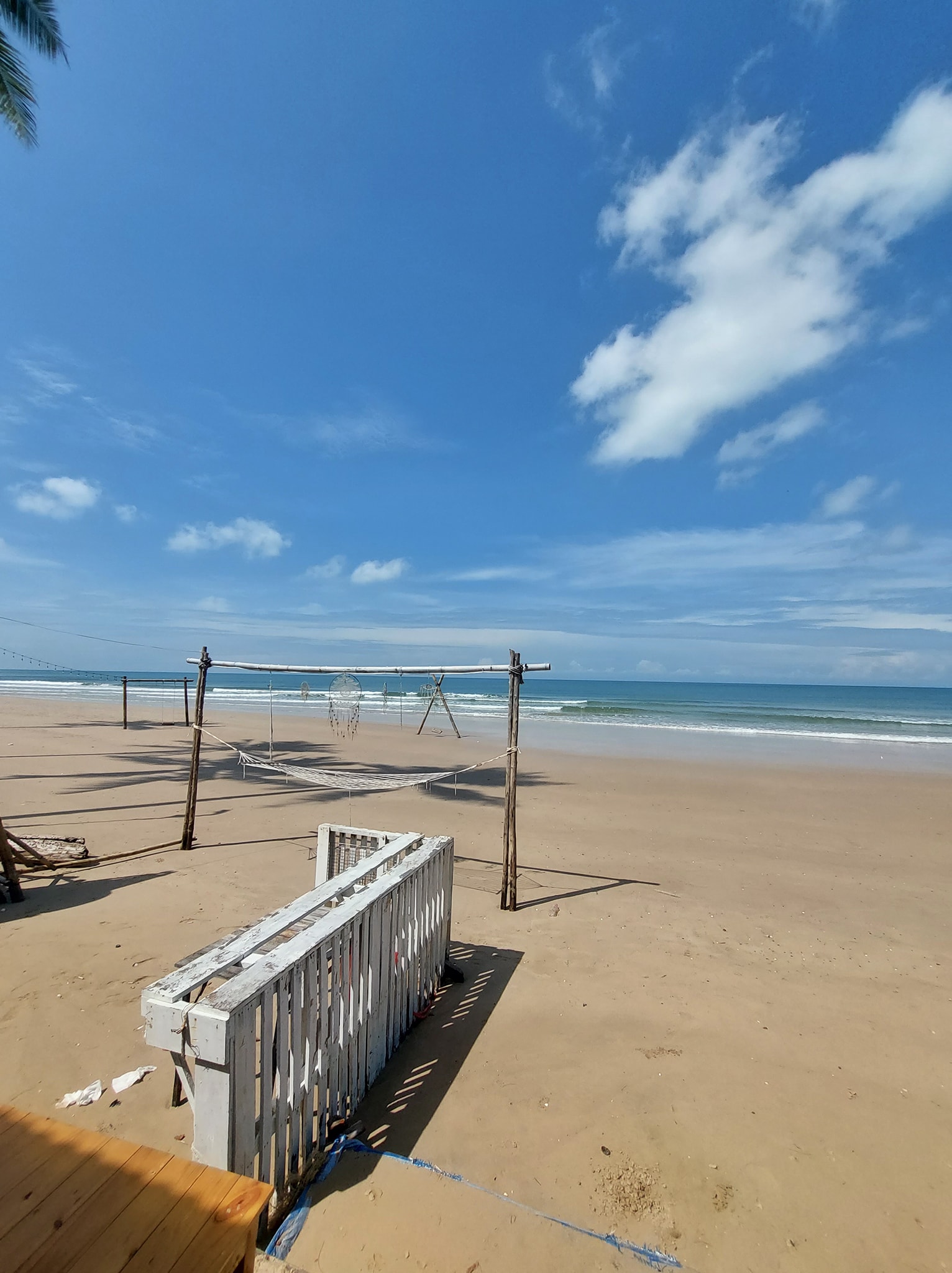 Mer Mar Sea 𝙊𝙣 𝙏𝙝𝙚 𝘽𝙚𝙖𝙘𝙝 • หากินตระเวนกินตามอยาก